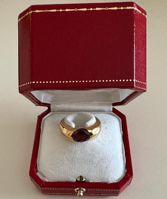 Goldschmuck mit Edelsteinen: Mondstein, Amethyst und Opal